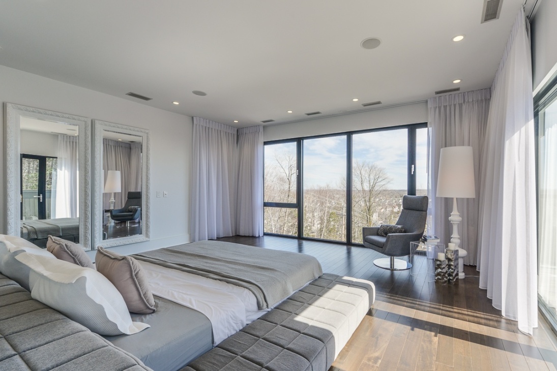 Ce spectaculaire manoir à 8 garages se situe à Bois-des-Filion - Joli ...