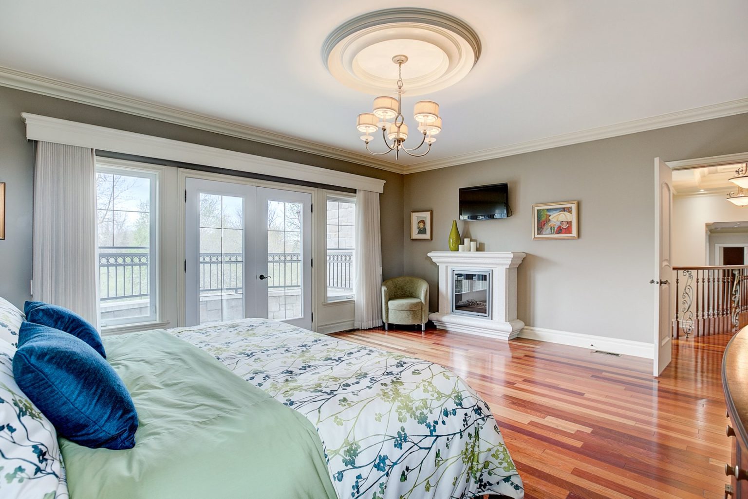 L'une des maisons les plus prestigieuses de la ville de Candiac est ...