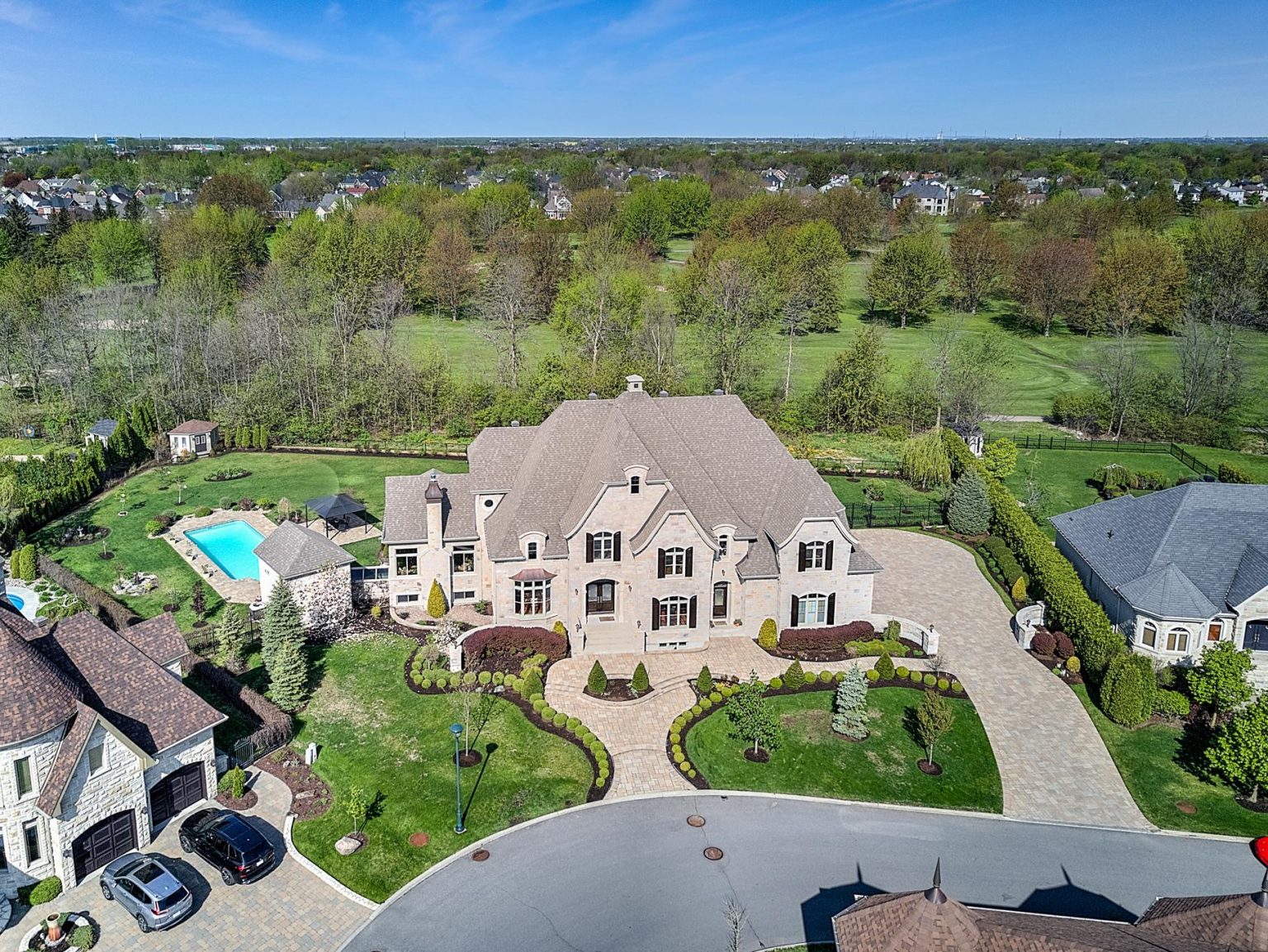 L'une des maisons les plus prestigieuses de la ville de Candiac est ...