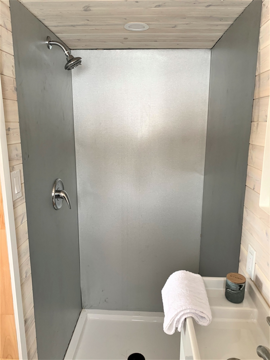 Impressionnante mini-maison sur roues créée par CABANE, une jeune ...