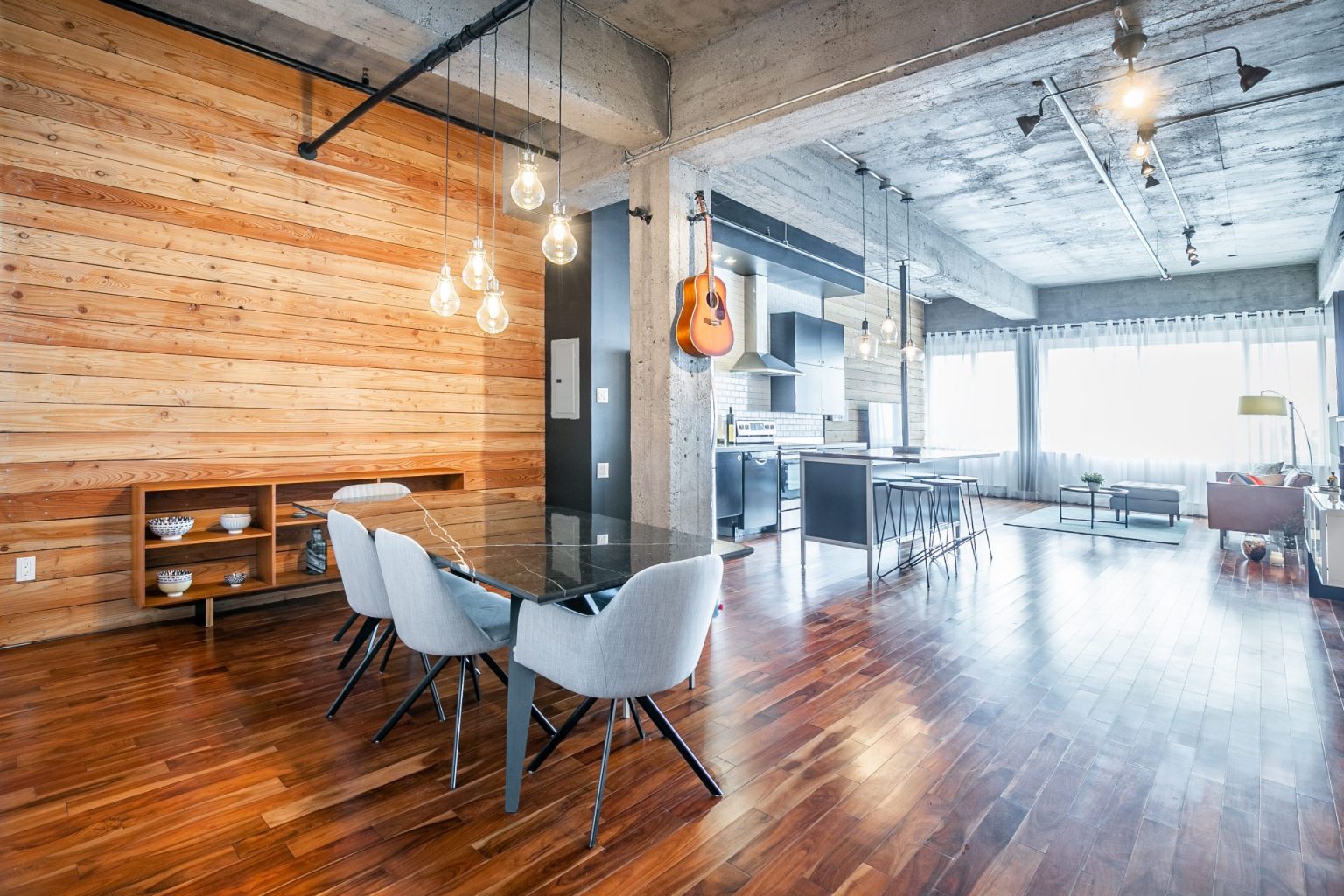 Spacieux loft urbain sur 2 niveaux en vente dans le quartier Mercier ...