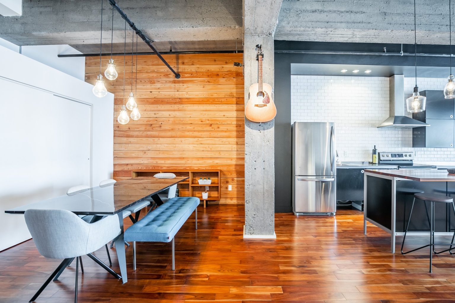 Spacieux loft urbain sur 2 niveaux en vente dans le quartier Mercier ...