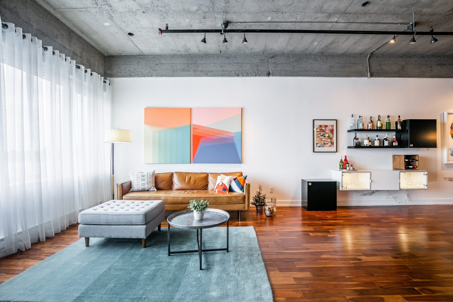 Spacieux loft urbain sur 2 niveaux en vente dans le quartier Mercier ...