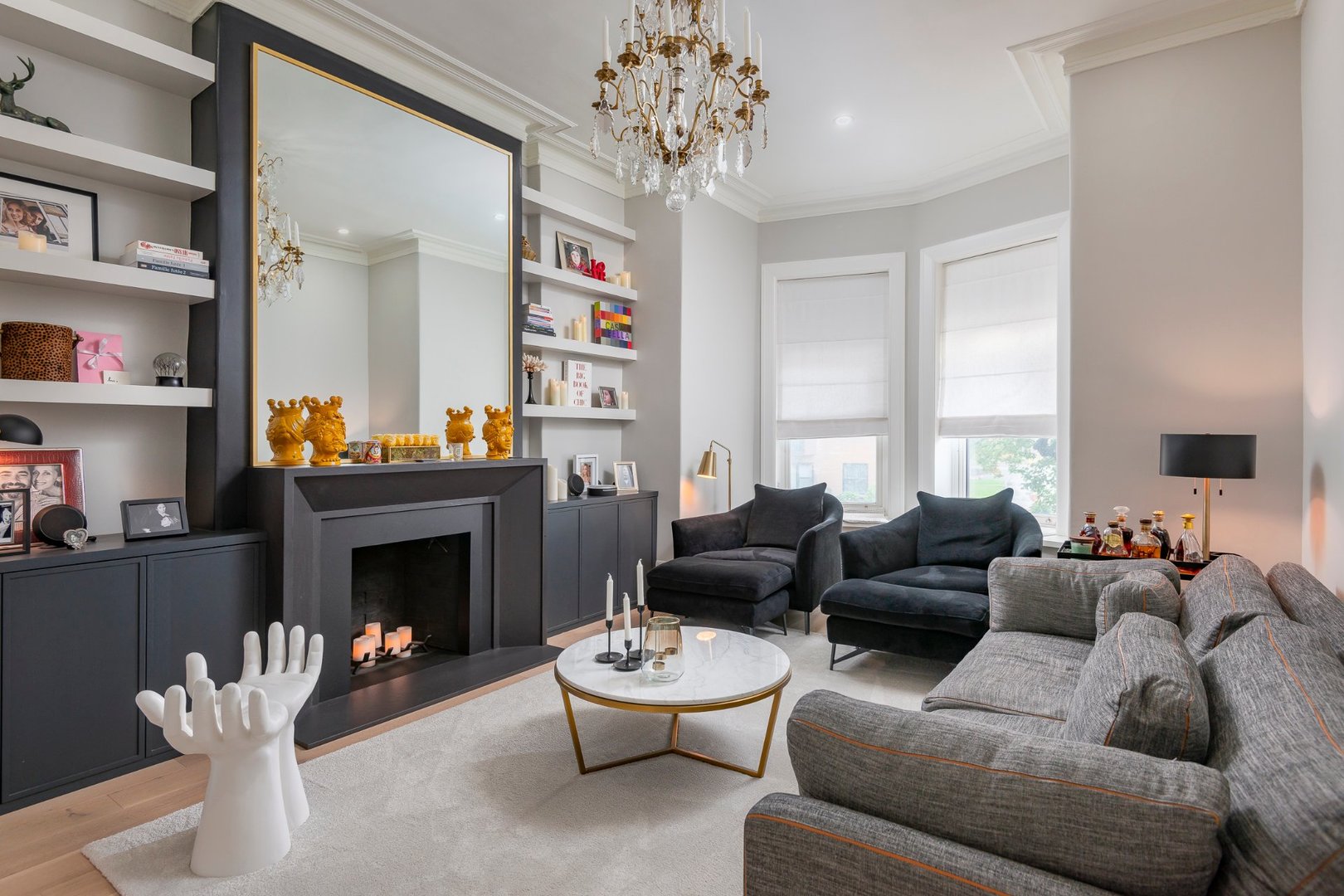 Impeccable maison centenaire de Westmount restaurée au fil des années ...