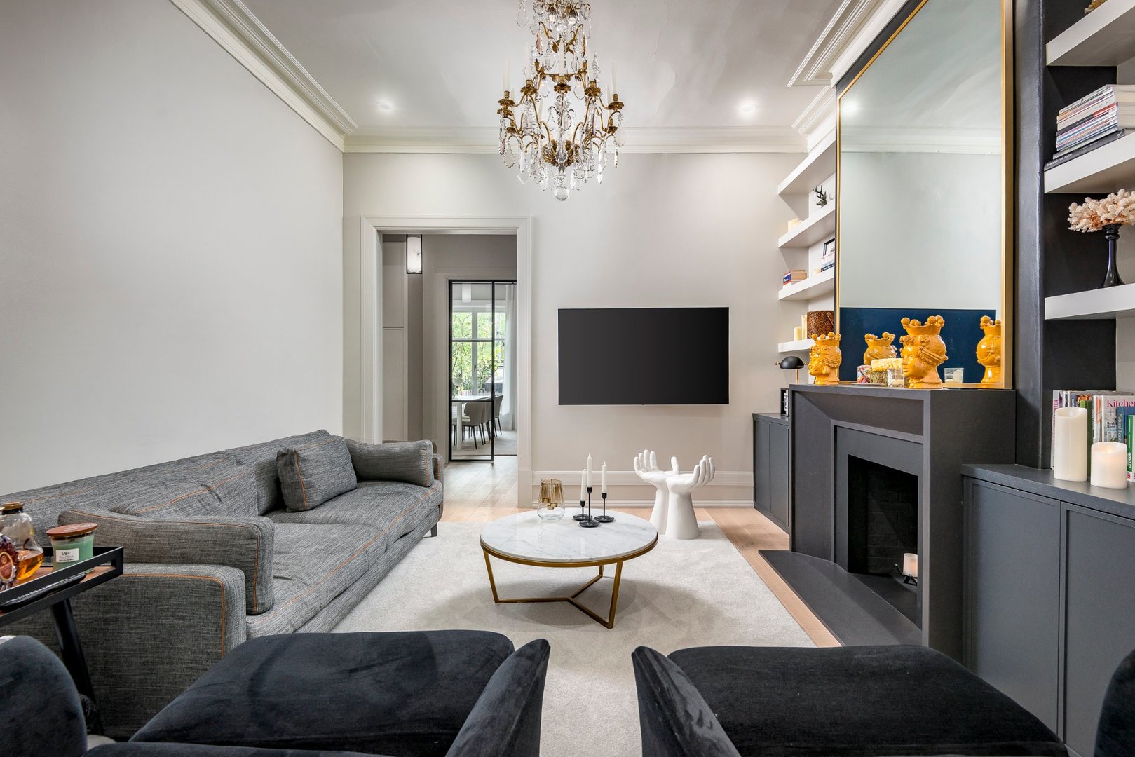 Impeccable maison centenaire de Westmount restaurée au fil des années ...