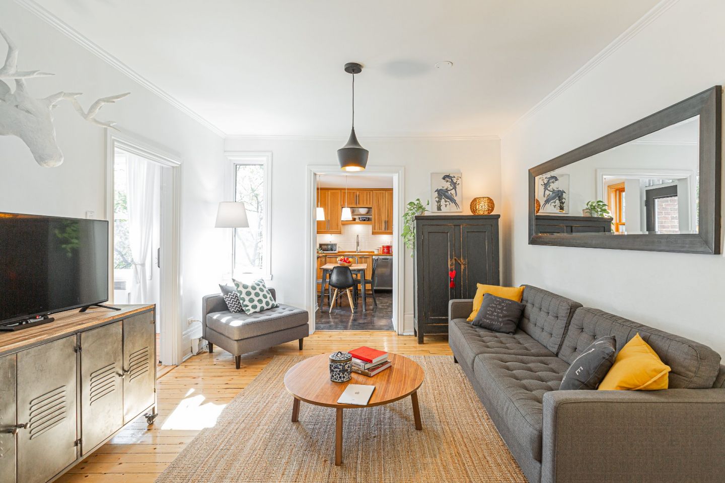 Coup de coeur pour ce charmant condo au 3e étage d'un bâtiment ...