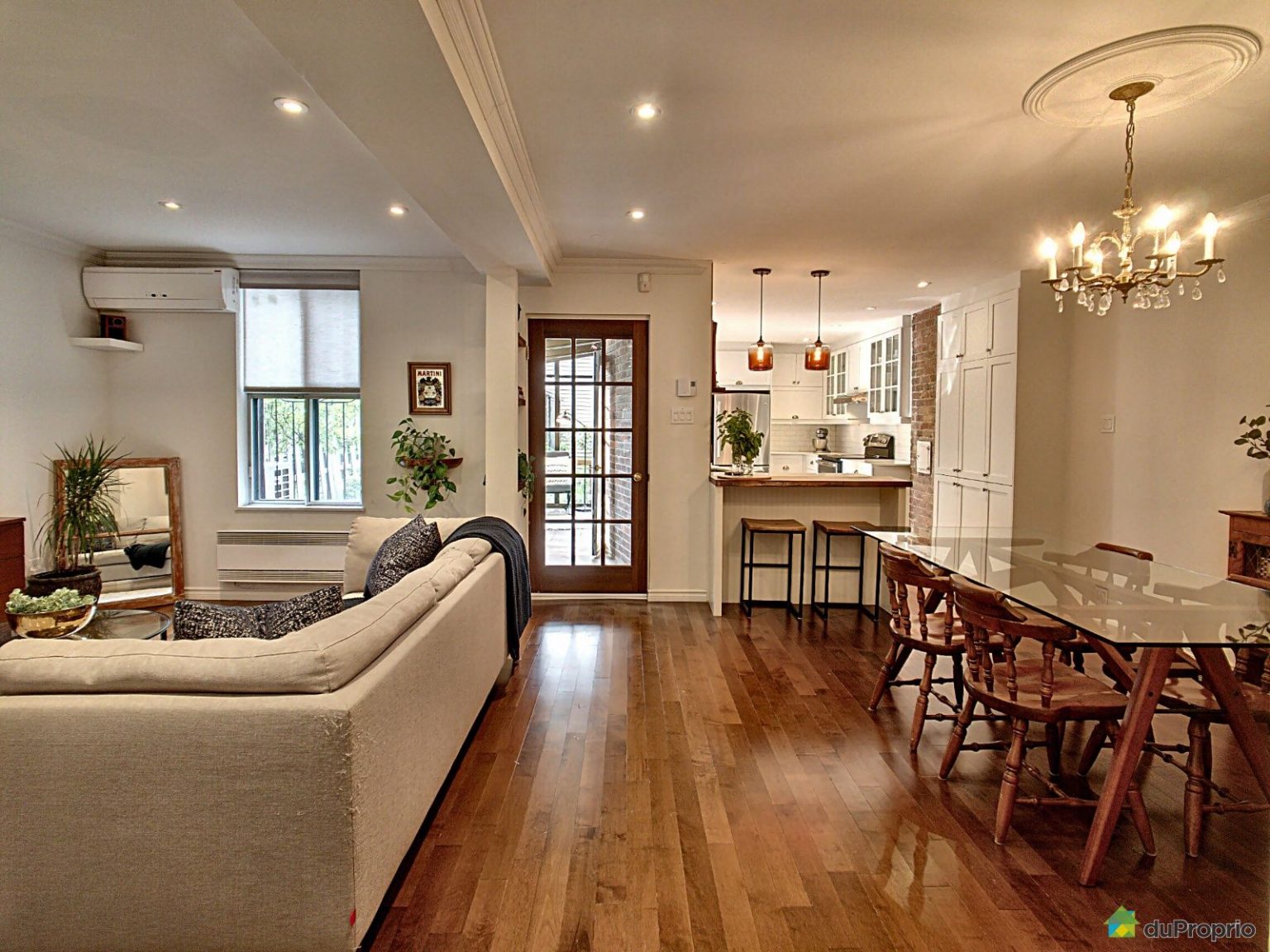 Élégant condo avec solarium dans le sud-ouest de Montréal - Joli Joli ...