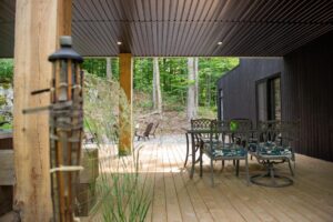 Superbe chalet de style contemporain à Austin en Estrie - Joli Joli Design