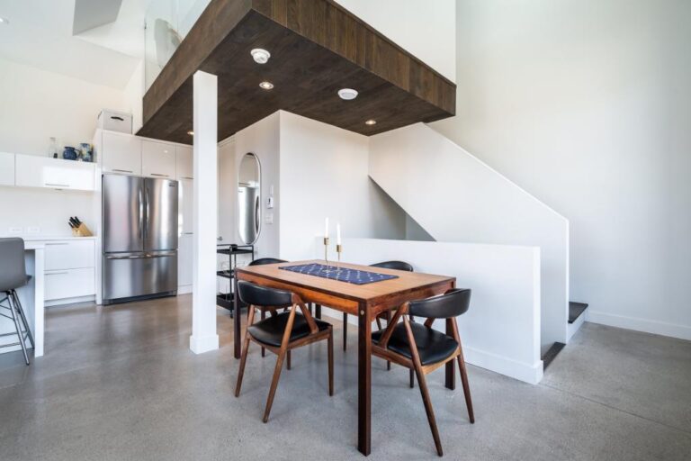 Irrésistible condo sur 3 niveaux avec mezzanine et terrasse sur le toit ...