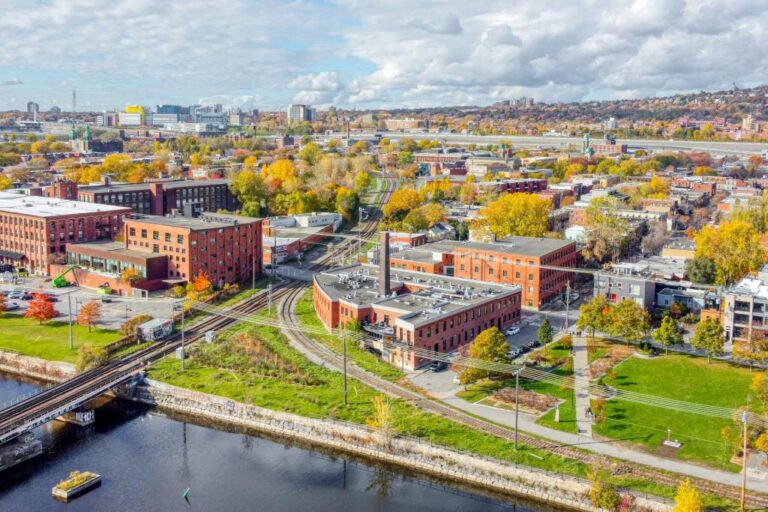 Loft industriel d'exception au coeur du quartier de Saint-Henri à ...