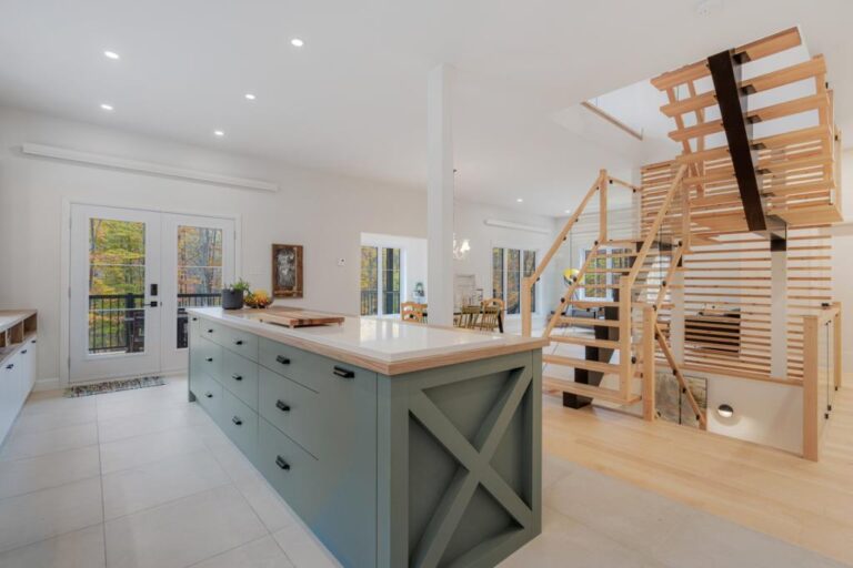 Accueillante maison construite en 2021 à Sainte-Catherine-de-la-Jacques ...