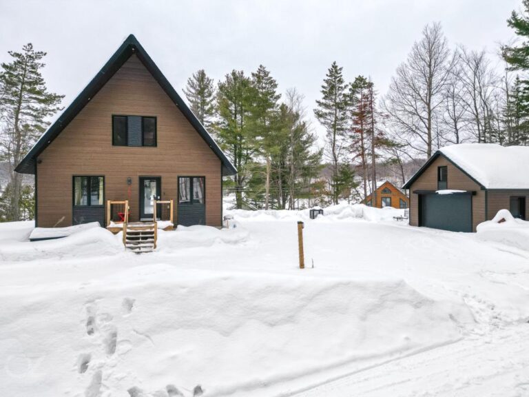 Superbe chalet construit en 2021 à Saint-Calixte dans Lanaudière - Joli ...