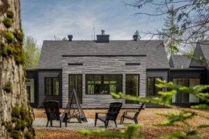 Impressionnante maison dans la ville de Magog dans les Cantons-de-l'Est
