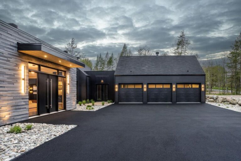 Impressionnante maison dans la ville de Magog dans les Cantons-de-l'Est
