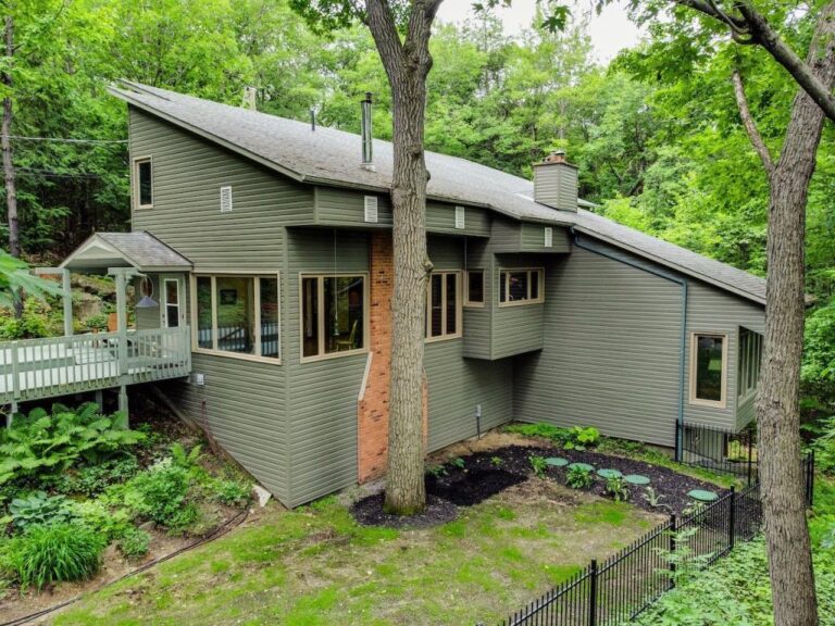 Accueillante maison dans la municipalité de Chelsea en Outaouais – Joli ...