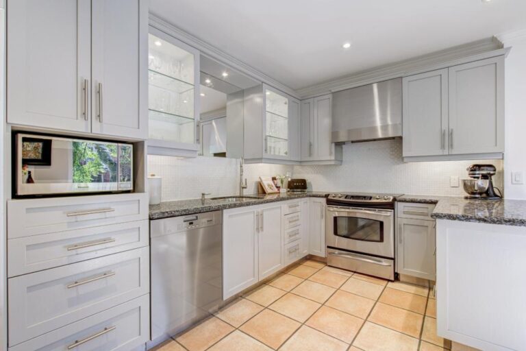 Propriété d'exception au cœur du secteur historique de Priest Farm sur ...