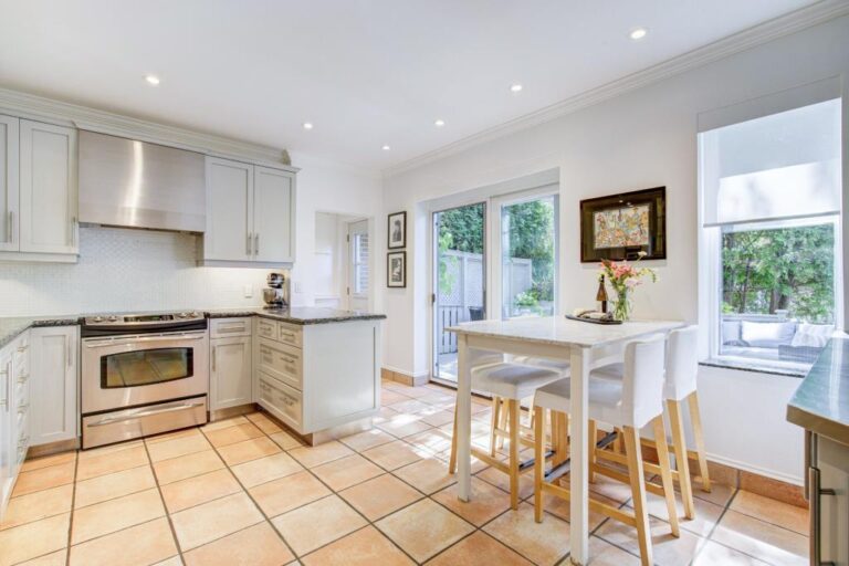 Propriété d'exception au cœur du secteur historique de Priest Farm sur ...