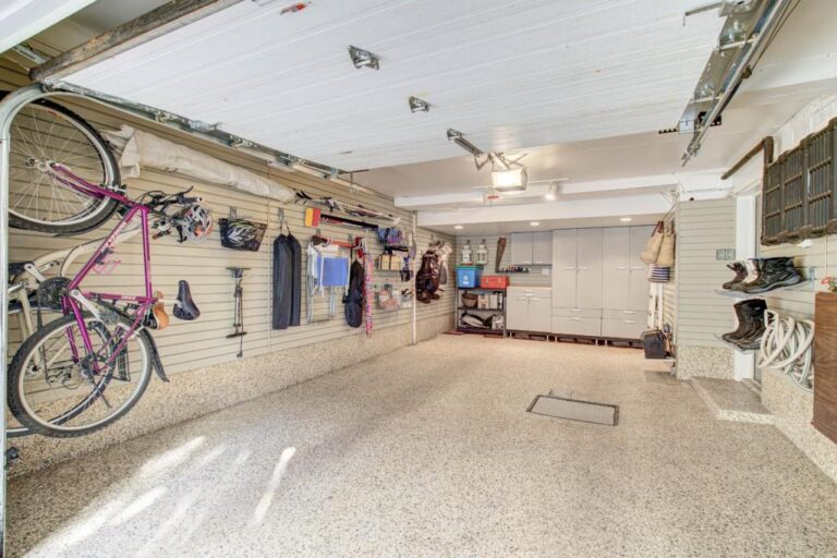 Propriété d'exception au cœur du secteur historique de Priest Farm sur ...