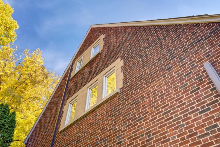 Propriété d'exception au cœur du secteur historique de Priest Farm sur ...