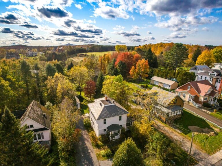 Chaleureuse maison située dans la ville de Sutton en Estrie